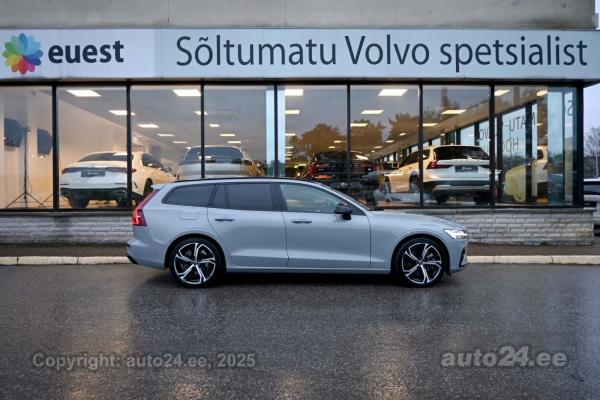 Grey Volvo V60 2025 in Tallinn, with an engine capacity of 2.00 L and mileage of 24 thousand km for 45900 €, photo 7 on AUTOMOTO.COM.LV