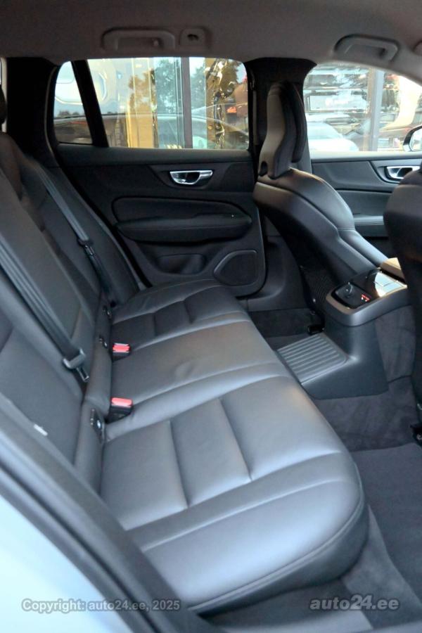 Grey Volvo V60 2025 in Tallinn, with an engine capacity of 2.00 L and mileage of 24 thousand km for 45900 €, photo 11 on AUTOMOTO.COM.LV