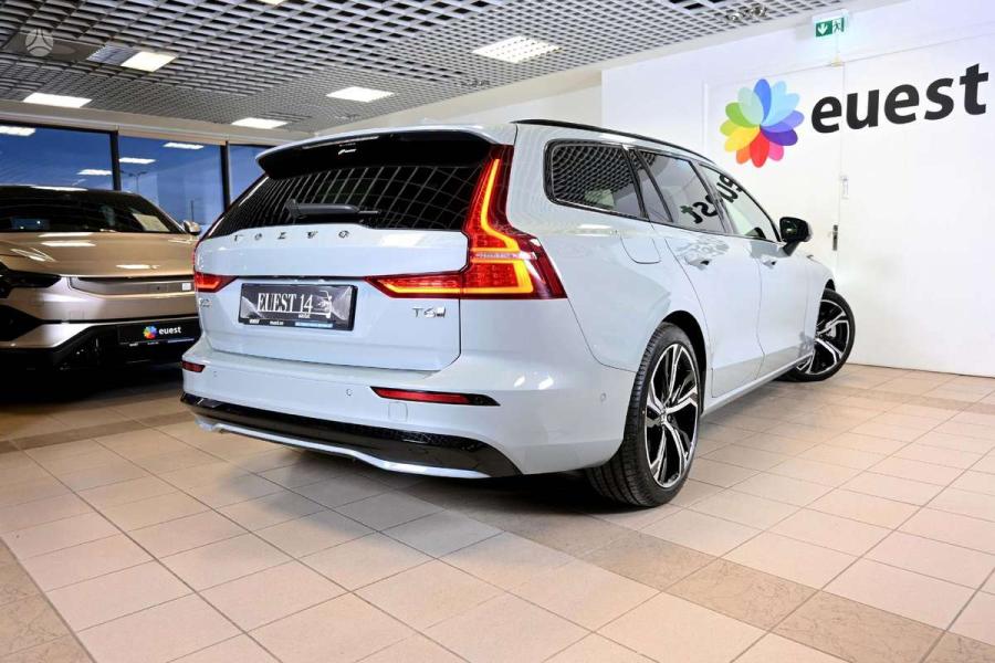 Grey Volvo V60 2025 in Tallinn, with an engine capacity of 0.00 L and mileage of 24 thousand km for 44990 €, photo 2 on AUTOMOTO.COM.LV