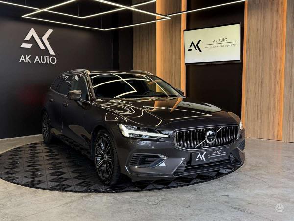 Pelēks Volvo V60 2025 Kauņa, ar dzinēja tilpumu 1.97 L un nobraukumu 14 tūkst. km par 41990 €, foto 3 vietnē AUTOMOTO.COM.LV