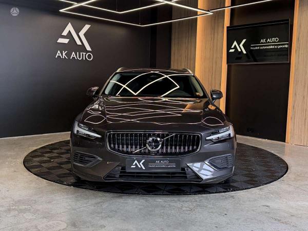 Pelēks Volvo V60 2025 Kauņa, ar dzinēja tilpumu 1.97 L un nobraukumu 14 tūkst. km par 41990 €, foto 4 vietnē AUTOMOTO.COM.LV
