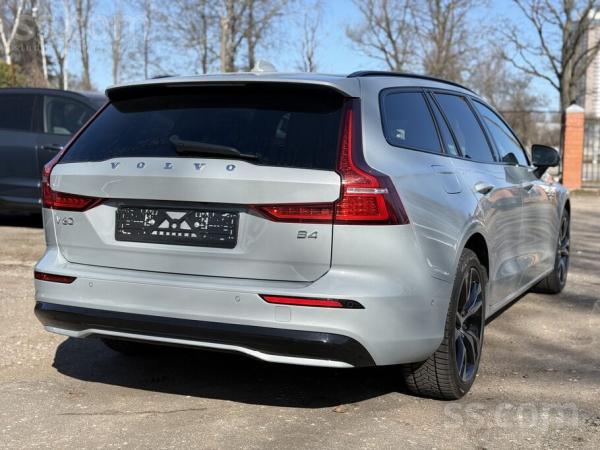 Grey Volvo V60 2025 in Riga, with an engine capacity of 2.00 L and mileage of 0 thousand km for 36500 €, photo 4 on AUTOMOTO.COM.LV