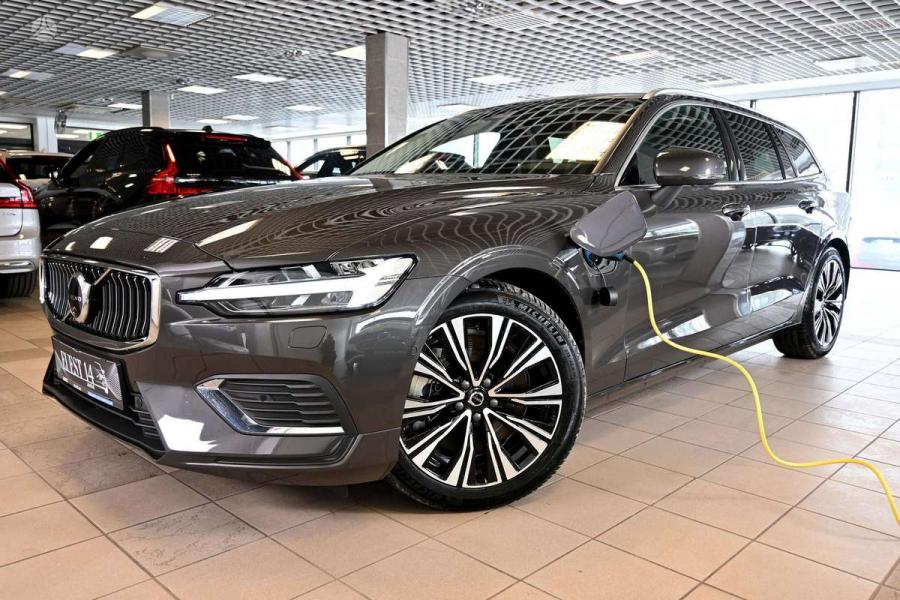 Pelēks Volvo V60 2025 Tallina, ar dzinēja tilpumu 0.00 L un nobraukumu 20 tūkst. km par 44990 €, foto 5 vietnē AUTOMOTO.COM.LV