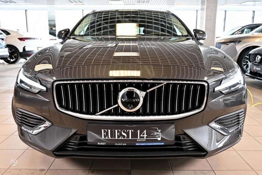 Pelēks Volvo V60 2025 Tallina, ar dzinēja tilpumu 0.00 L un nobraukumu 20 tūkst. km par 44990 €, foto 6 vietnē AUTOMOTO.COM.LV