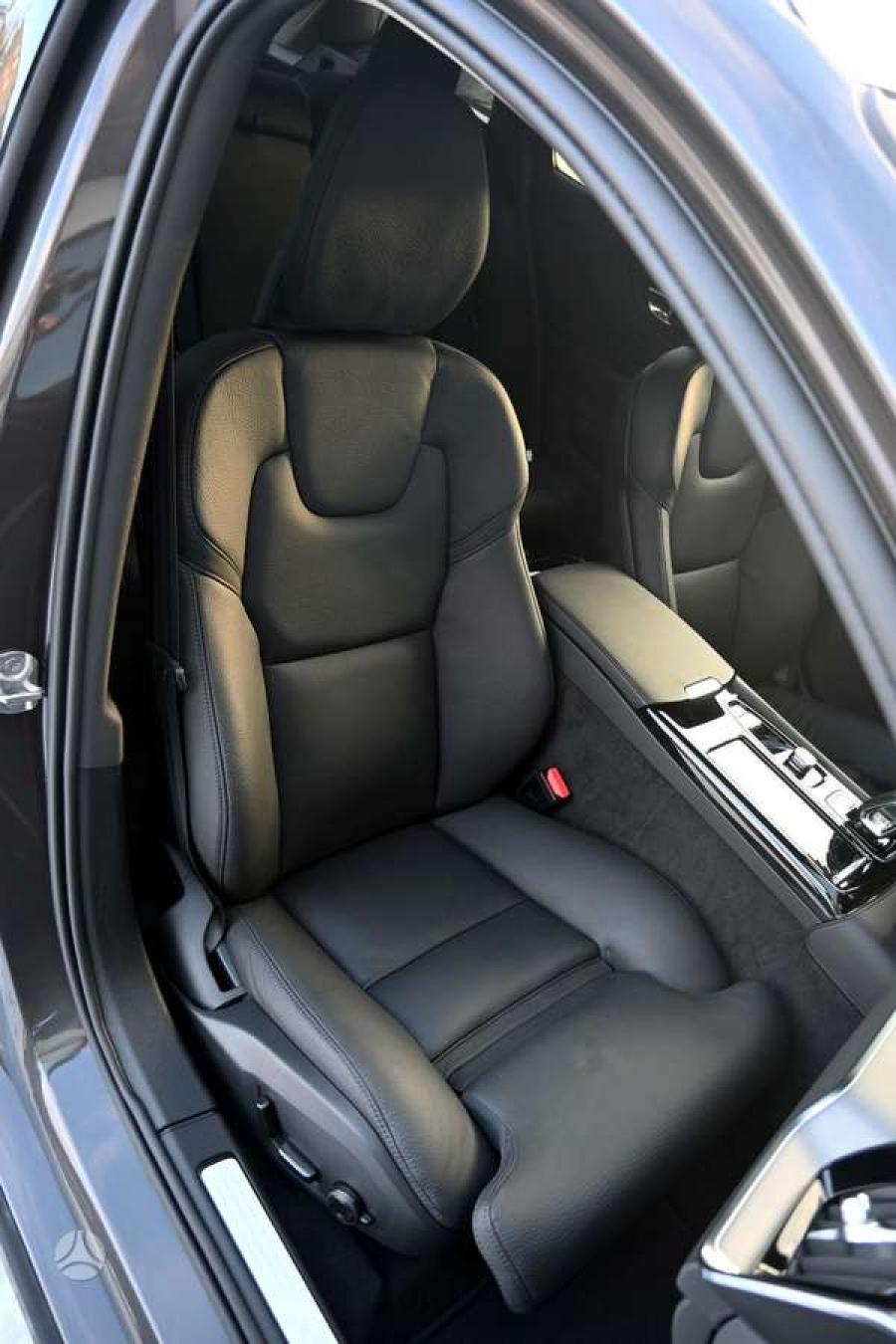 Pelēks Volvo V60 2025 Tallina, ar dzinēja tilpumu 0.00 L un nobraukumu 20 tūkst. km par 44990 €, foto 8 vietnē AUTOMOTO.COM.LV