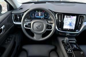 Pelēks Volvo V60 2025 Tallina, ar dzinēja tilpumu 0.00 L un nobraukumu 20 tūkst. km par 44990 €, foto 17 vietnē AUTOMOTO.COM.LV