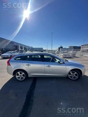 Volvo V60 2012 in Riga, with an engine capacity of 1.60 L and mileage of 292 thousand km for 5199 €, photo  on AUTOMOTO.COM.LV