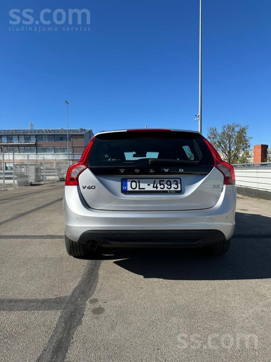 Volvo V60 2012 Rīga, ar dzinēja tilpumu 1.60 L un nobraukumu 292 tūkst. km par 5199 €, foto 6 vietnē AUTOMOTO.COM.LV