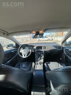 Volvo V60 2012 Rīga, ar dzinēja tilpumu 1.60 L un nobraukumu 292 tūkst. km par 5199 €, foto 9 vietnē AUTOMOTO.COM.LV