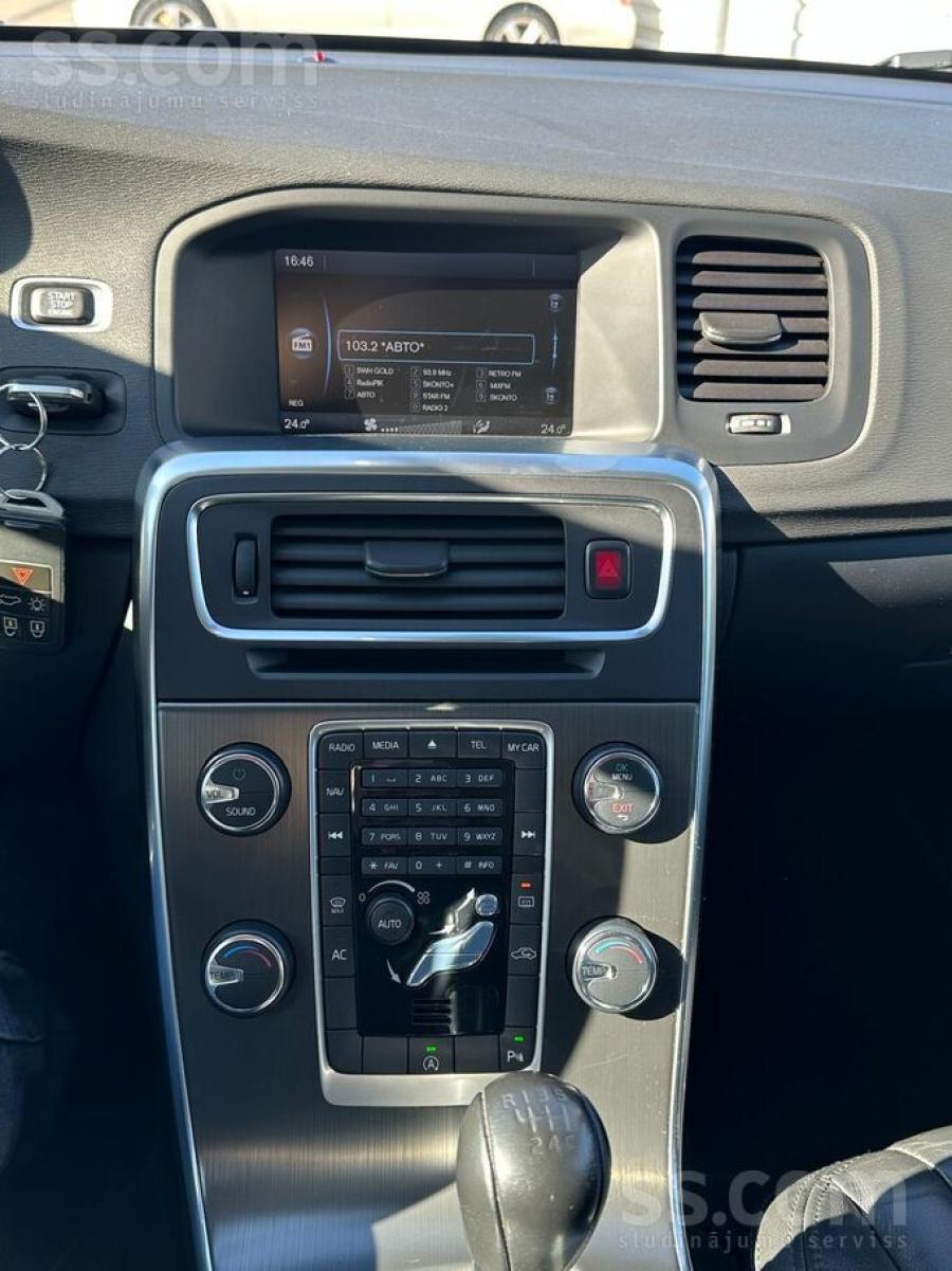 Volvo V60 2012 Rīga, ar dzinēja tilpumu 1.60 L un nobraukumu 292 tūkst. km par 5199 €, foto 13 vietnē AUTOMOTO.COM.LV