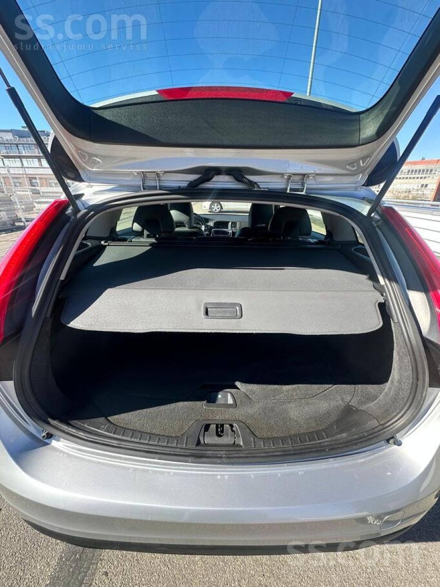 Volvo V60 2012 Rīga, ar dzinēja tilpumu 1.60 L un nobraukumu 292 tūkst. km par 5199 €, foto 14 vietnē AUTOMOTO.COM.LV