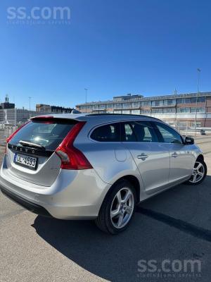 Volvo V60 2012 Rīga, ar dzinēja tilpumu 1.60 L un nobraukumu 292 tūkst. km par 5199 €, foto 17 vietnē AUTOMOTO.COM.LV