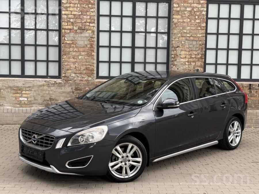 Volvo V60 2012 in Riga, with an engine capacity of 2.00 L and mileage of 280 thousand km for 6480 €, photo 4 on AUTOMOTO.COM.LV