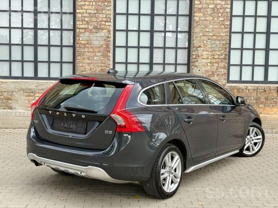 Volvo V60 2012 in Riga, with an engine capacity of 2.00 L and mileage of 280 thousand km for 6480 €, photo 7 on AUTOMOTO.COM.LV