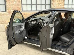 Volvo V60 2012 in Riga, with an engine capacity of 2.00 L and mileage of 280 thousand km for 6480 €, photo 10 on AUTOMOTO.COM.LV