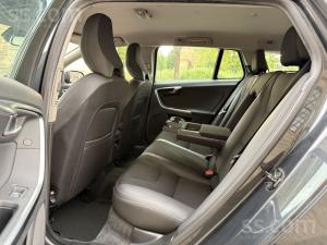 Volvo V60 2012 in Riga, with an engine capacity of 2.00 L and mileage of 280 thousand km for 6480 €, photo 13 on AUTOMOTO.COM.LV