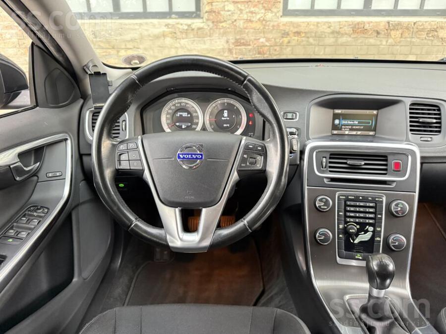 Volvo V60 2012 in Riga, with an engine capacity of 2.00 L and mileage of 280 thousand km for 6480 €, photo 19 on AUTOMOTO.COM.LV