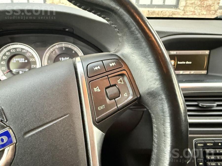 Volvo V60 2012 in Riga, with an engine capacity of 2.00 L and mileage of 280 thousand km for 6480 €, photo 21 on AUTOMOTO.COM.LV