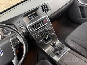 Volvo V60 2012 in Riga, with an engine capacity of 2.00 L and mileage of 280 thousand km for 6480 €, photo 23 on AUTOMOTO.COM.LV