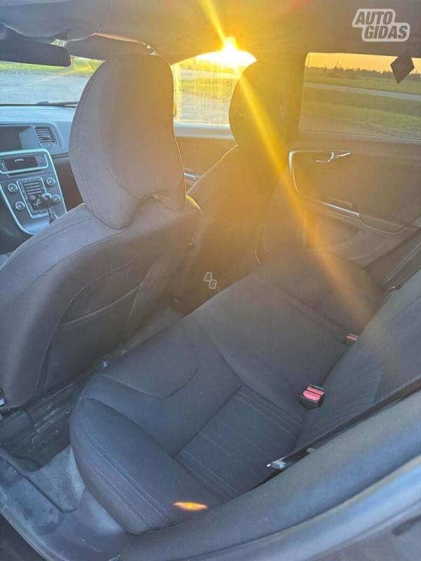 Volvo V60 2013 Joniškis, ar dzinēja tilpumu 1.60 L un nobraukumu 230 tūkst. km par 5000 €, foto 11 vietnē AUTOMOTO.COM.LV