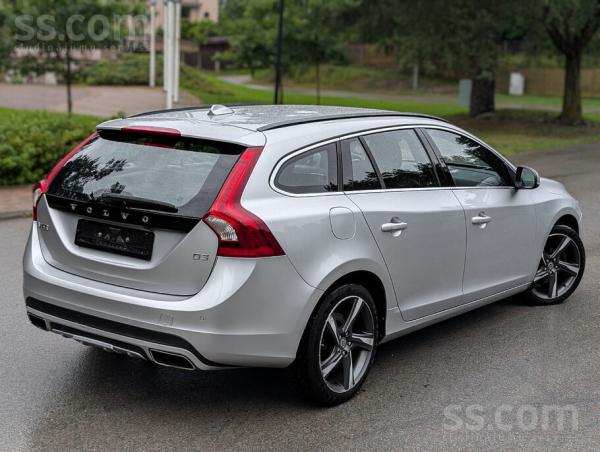 Volvo V60 2014 in Jurmala, with an engine capacity of 2.00 L and mileage of 0 thousand km for 7990 €, photo 4 on AUTOMOTO.COM.LV