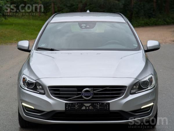 Volvo V60 2014 in Jurmala, with an engine capacity of 2.00 L and mileage of 0 thousand km for 7990 €, photo 5 on AUTOMOTO.COM.LV