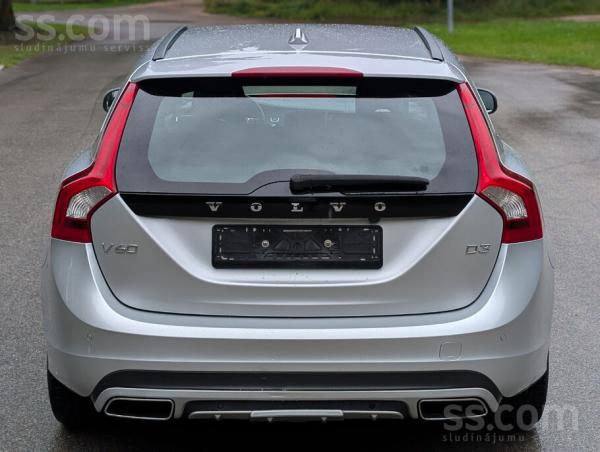 Volvo V60 2014 in Jurmala, with an engine capacity of 2.00 L and mileage of 0 thousand km for 7990 €, photo 7 on AUTOMOTO.COM.LV