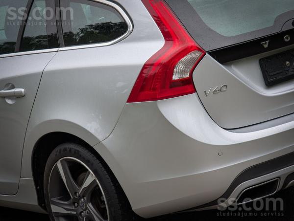 Volvo V60 2014 in Jurmala, with an engine capacity of 2.00 L and mileage of 0 thousand km for 7990 €, photo 8 on AUTOMOTO.COM.LV