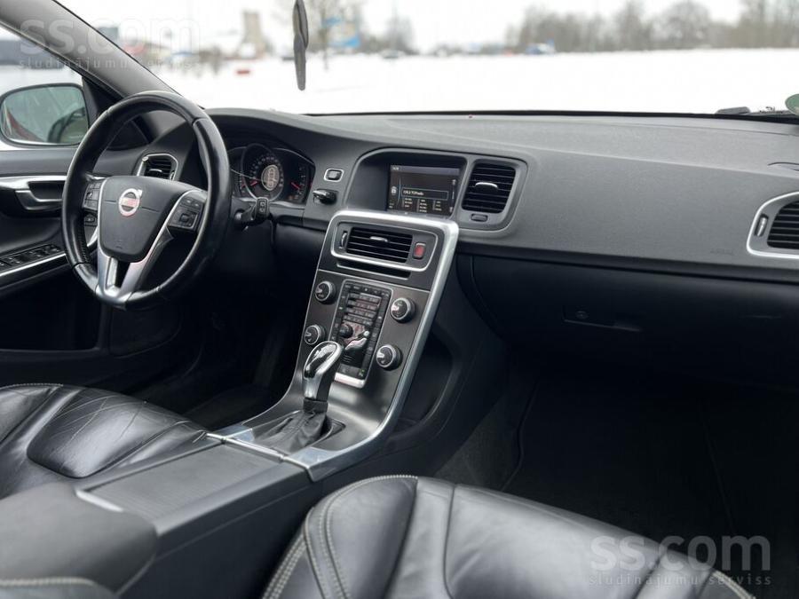 Volvo V60 2014 Jēkabpils, ar dzinēja tilpumu 2.00 L un nobraukumu 286 tūkst. km par 6990 €, foto 12 vietnē AUTOMOTO.COM.LV