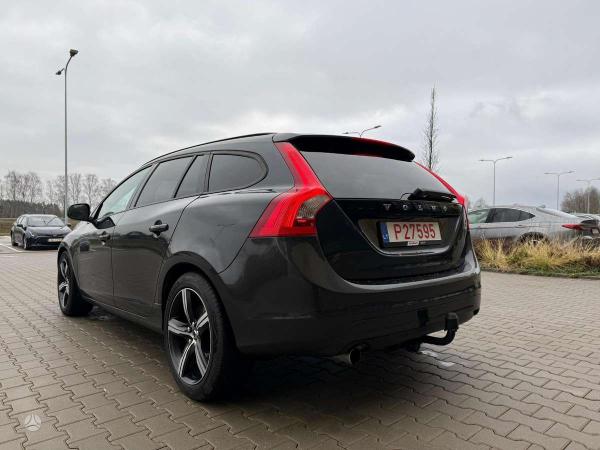 Volvo V60 2015 Viļņa, ar dzinēja tilpumu 1.60 L un nobraukumu 266 tūkst. km par 6950 €, foto 5 vietnē AUTOMOTO.COM.LV