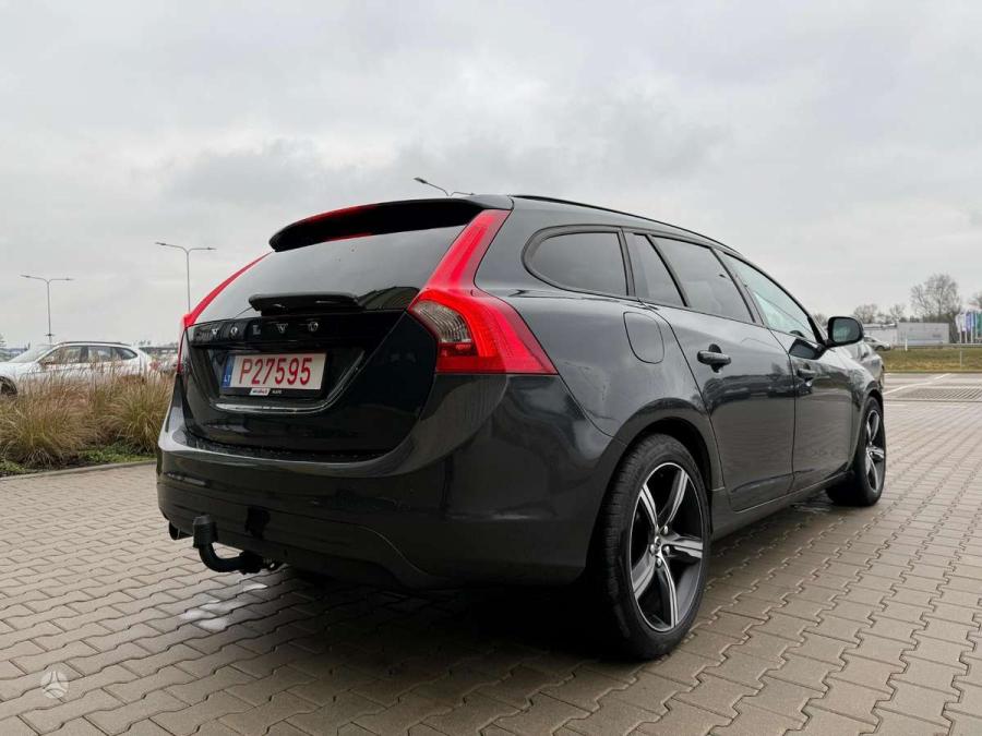 Volvo V60 2015 Viļņa, ar dzinēja tilpumu 1.60 L un nobraukumu 266 tūkst. km par 6950 €, foto 6 vietnē AUTOMOTO.COM.LV