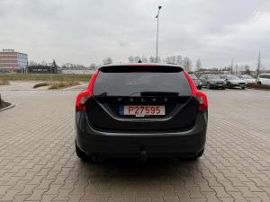 Volvo V60 2015 Viļņa, ar dzinēja tilpumu 1.60 L un nobraukumu 266 tūkst. km par 6950 €, foto 9 vietnē AUTOMOTO.COM.LV