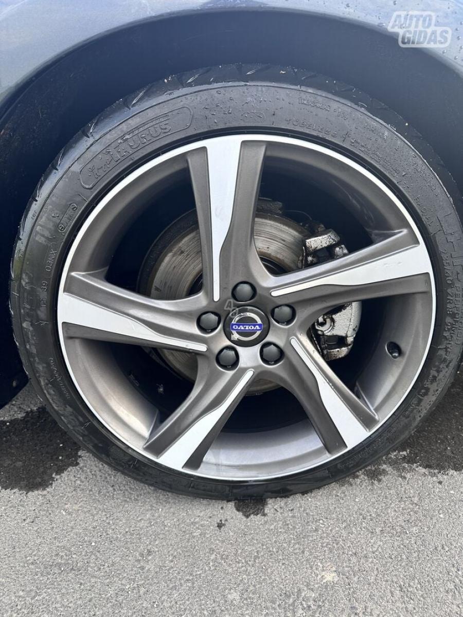 Volvo V60 2015 in Marijampole, with an engine capacity of 2.00 L and mileage of 327 thousand km for 6500 €, photo 4 on AUTOMOTO.COM.LV