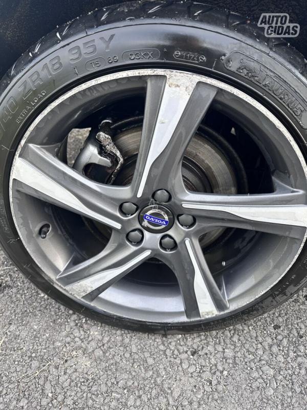 Volvo V60 2015 Marijampole, ar dzinēja tilpumu 2.00 L un nobraukumu 327 tūkst. km par 6500 €, foto 4 vietnē AUTOMOTO.COM.LV