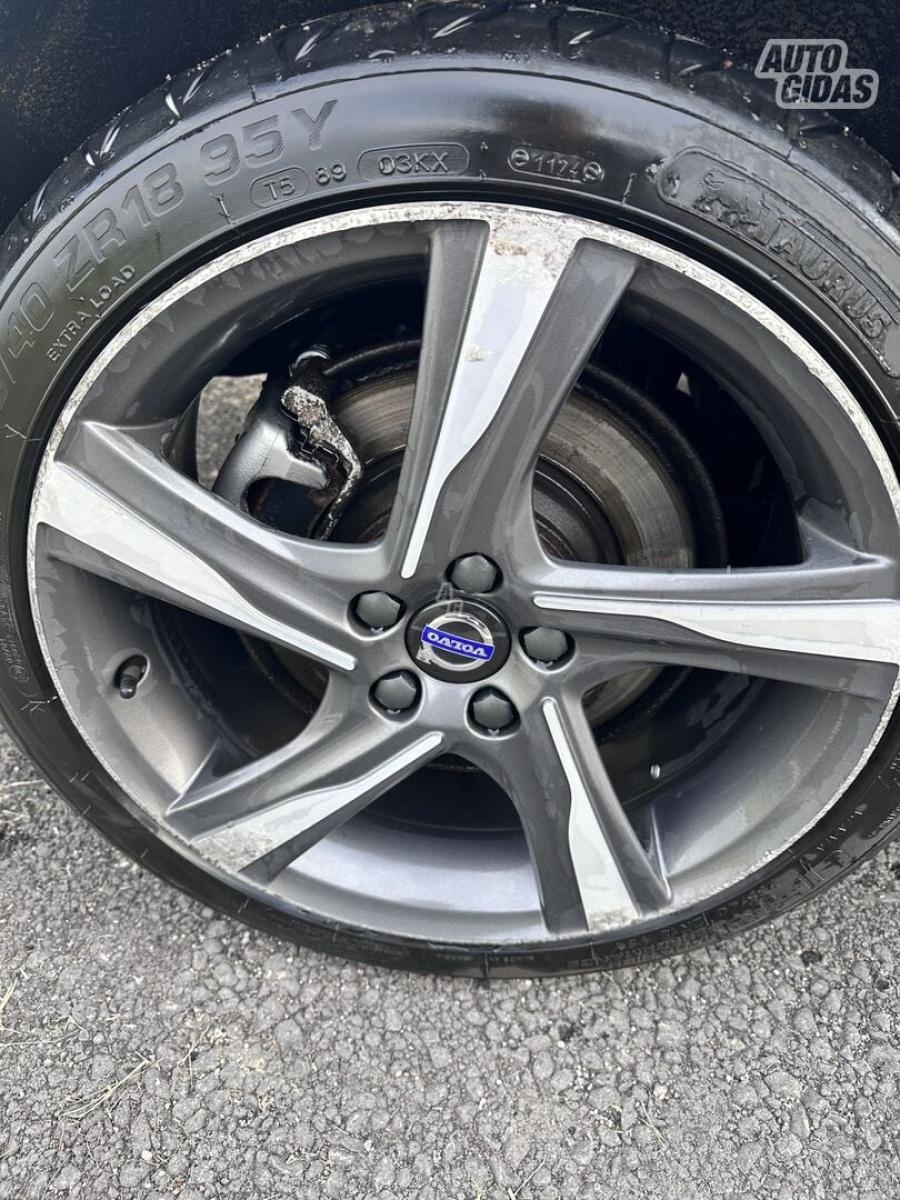 Volvo V60 2015 in Marijampole, with an engine capacity of 2.00 L and mileage of 327 thousand km for 6500 €, photo 5 on AUTOMOTO.COM.LV