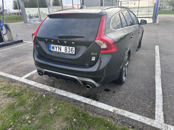 Volvo V60 2015 Marijampole, ar dzinēja tilpumu 2.00 L un nobraukumu 327 tūkst. km par 6500 €, foto 5 vietnē AUTOMOTO.COM.LV