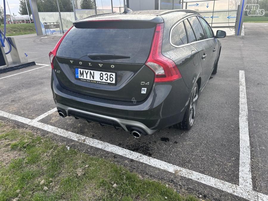 Volvo V60 2015 in Marijampole, with an engine capacity of 2.00 L and mileage of 327 thousand km for 6500 €, photo 6 on AUTOMOTO.COM.LV