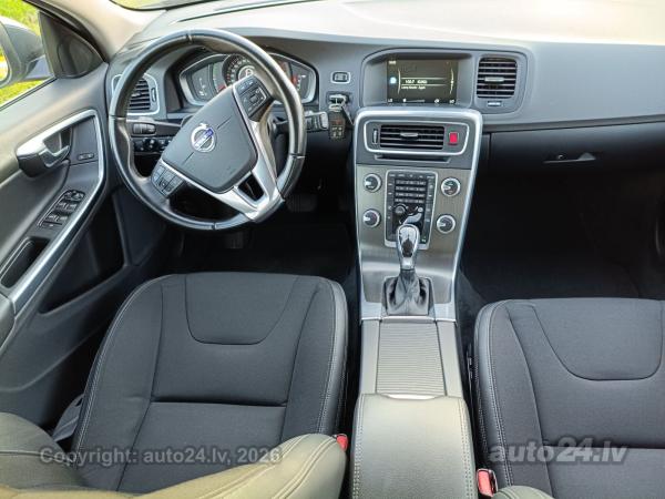 Volvo V60 2015 in Tallinn, with an engine capacity of 0.00 L and mileage of 215 thousand km for 8950 €, photo 3 on AUTOMOTO.COM.LV