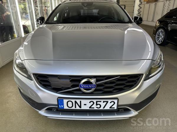 Volvo V60 2016 in Jurmala, with an engine capacity of 2.00 L and mileage of 186 thousand km for 11990 €, photo 2 on AUTOMOTO.COM.LV