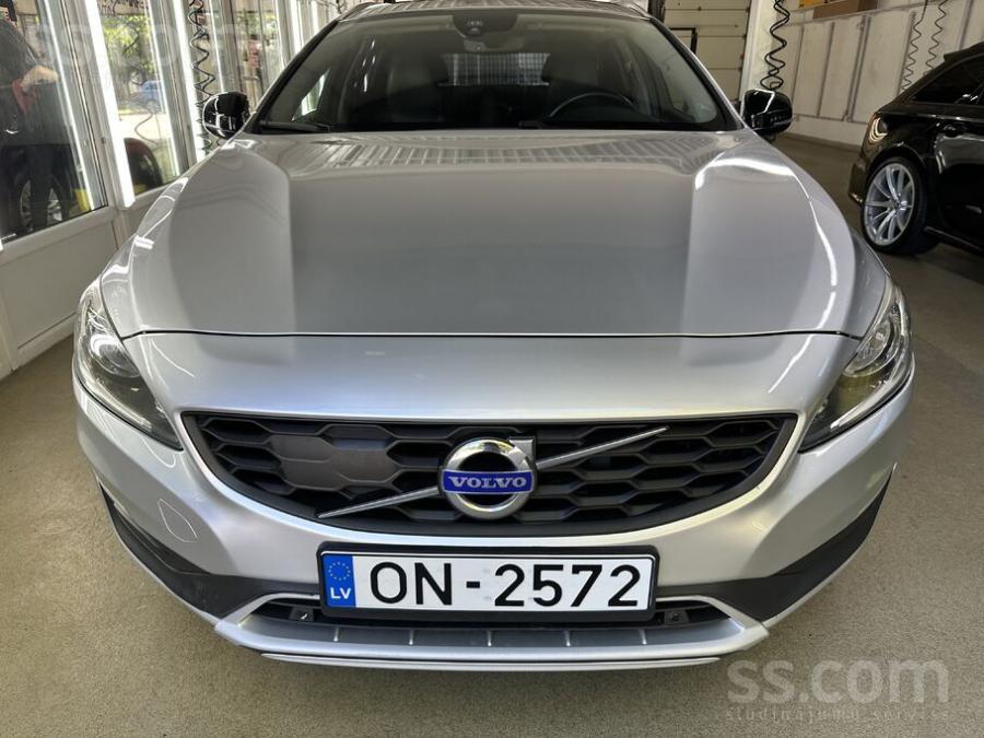 Volvo V60 2016 in Jurmala, with an engine capacity of 2.00 L and mileage of 186 thousand km for 11990 €, photo 3 on AUTOMOTO.COM.LV