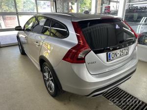 Volvo V60 2016 in Jurmala, with an engine capacity of 2.00 L and mileage of 186 thousand km for 11990 €, photo 4 on AUTOMOTO.COM.LV