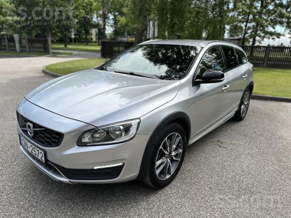 Volvo V60 2016 in Jurmala, with an engine capacity of 2.00 L and mileage of 186 thousand km for 11990 €, photo 6 on AUTOMOTO.COM.LV