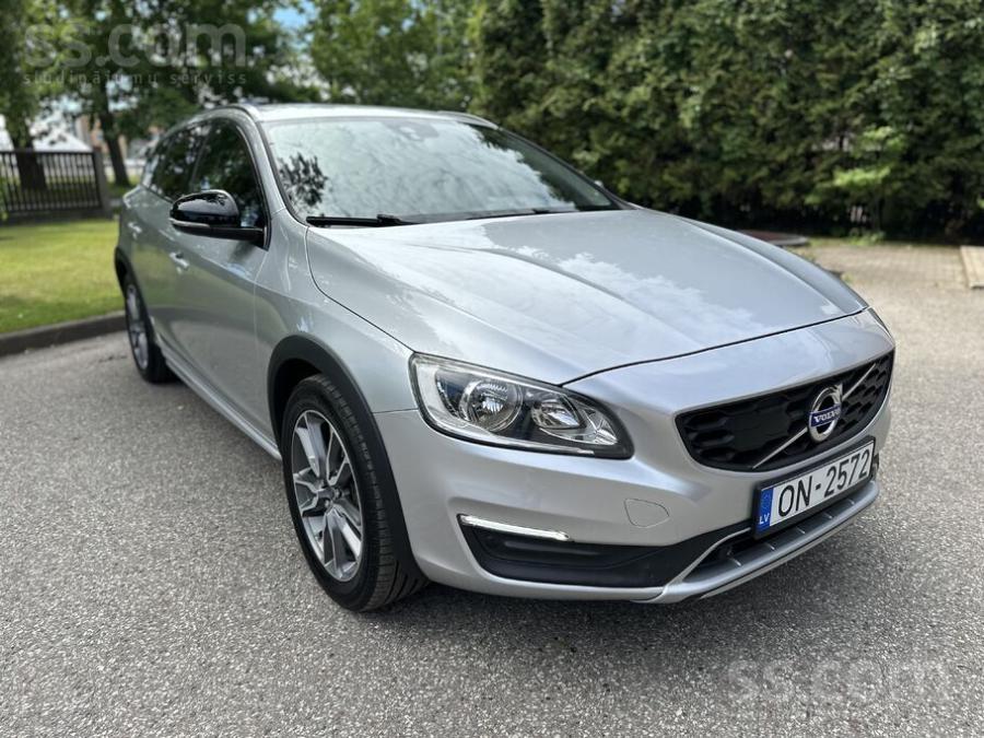 Volvo V60 2016 in Jurmala, with an engine capacity of 2.00 L and mileage of 186 thousand km for 11990 €, photo 8 on AUTOMOTO.COM.LV