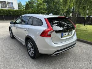 Volvo V60 2016 in Jurmala, with an engine capacity of 2.00 L and mileage of 186 thousand km for 11990 €, photo 9 on AUTOMOTO.COM.LV
