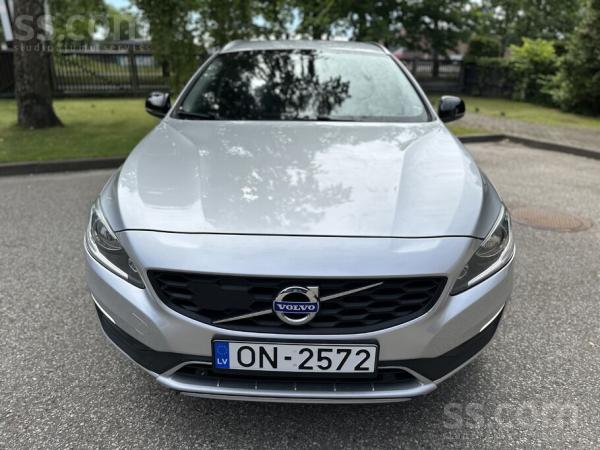 Volvo V60 2016 in Jurmala, with an engine capacity of 2.00 L and mileage of 186 thousand km for 11990 €, photo 10 on AUTOMOTO.COM.LV