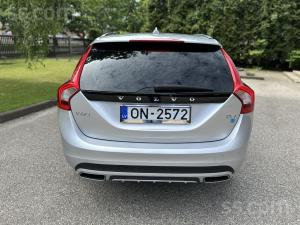 Volvo V60 2016 in Jurmala, with an engine capacity of 2.00 L and mileage of 186 thousand km for 11990 €, photo 12 on AUTOMOTO.COM.LV