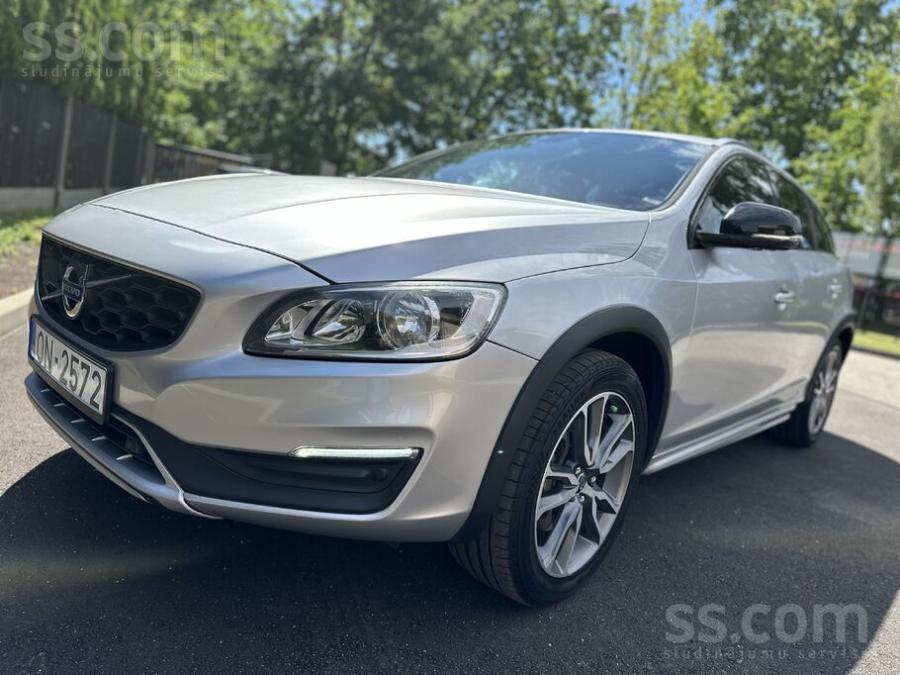 Volvo V60 2016 in Jurmala, with an engine capacity of 2.00 L and mileage of 186 thousand km for 11990 €, photo 14 on AUTOMOTO.COM.LV