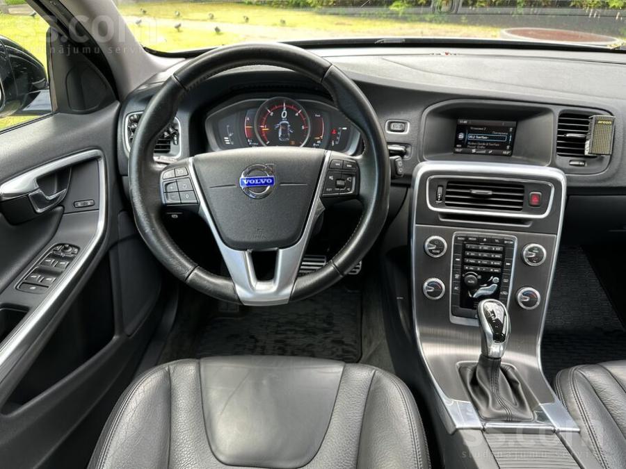 Volvo V60 2016 in Jurmala, with an engine capacity of 2.00 L and mileage of 186 thousand km for 11990 €, photo 17 on AUTOMOTO.COM.LV