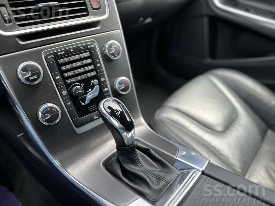 Volvo V60 2016 in Jurmala, with an engine capacity of 2.00 L and mileage of 186 thousand km for 11990 €, photo 20 on AUTOMOTO.COM.LV