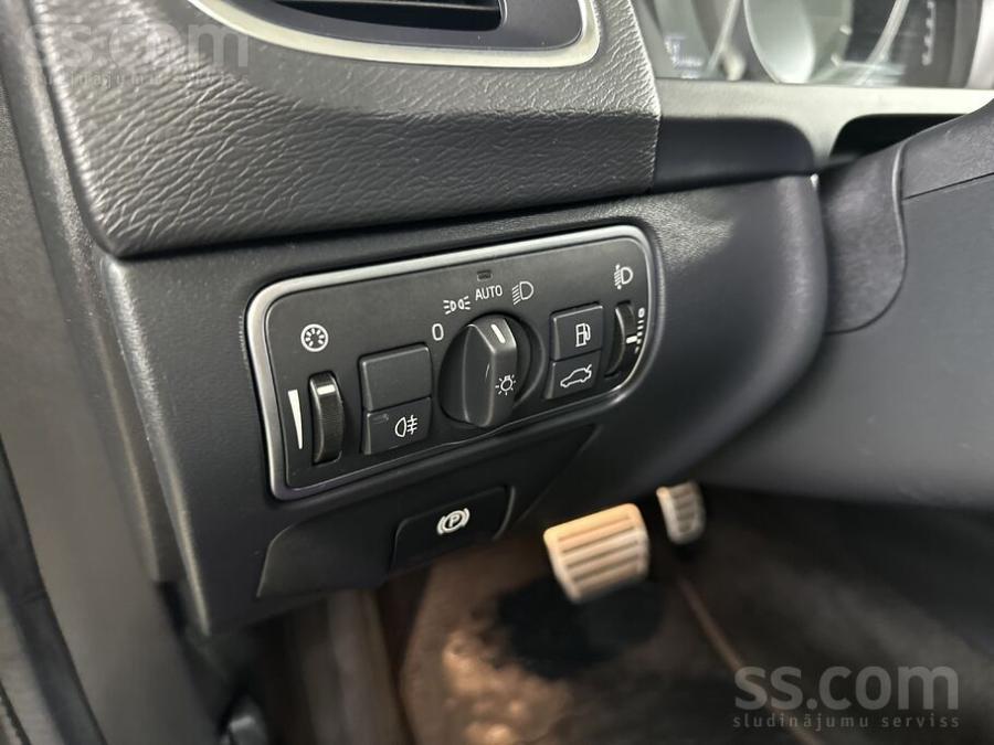 Volvo V60 2016 in Jurmala, with an engine capacity of 2.00 L and mileage of 186 thousand km for 11990 €, photo 23 on AUTOMOTO.COM.LV
